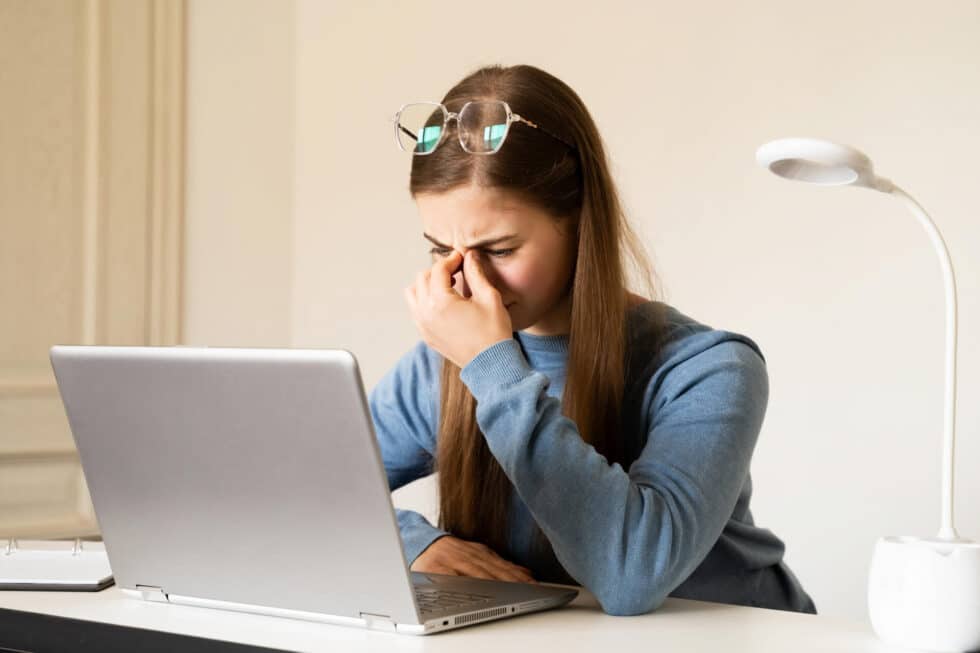 How to Reset Screen Fatigue and Reduce Digital Eye Strain | Maine Optometry